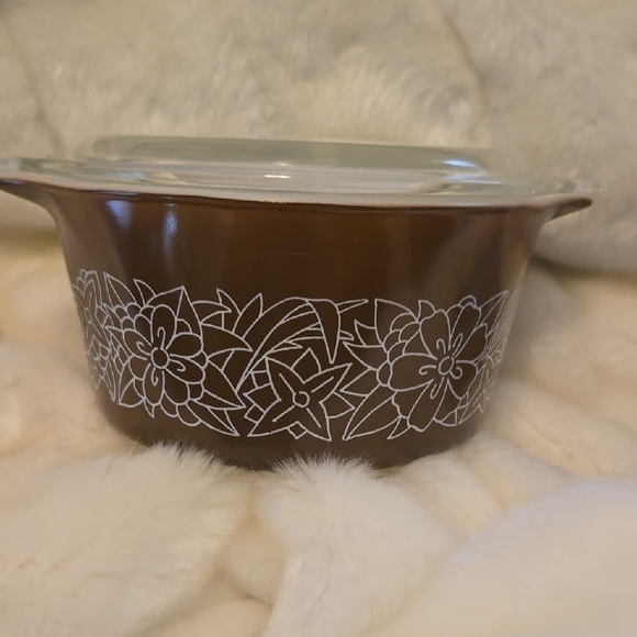 Pyrex | Kitchen | Vintage Pyrex Brown Woodland Floral Dish With Glass ...